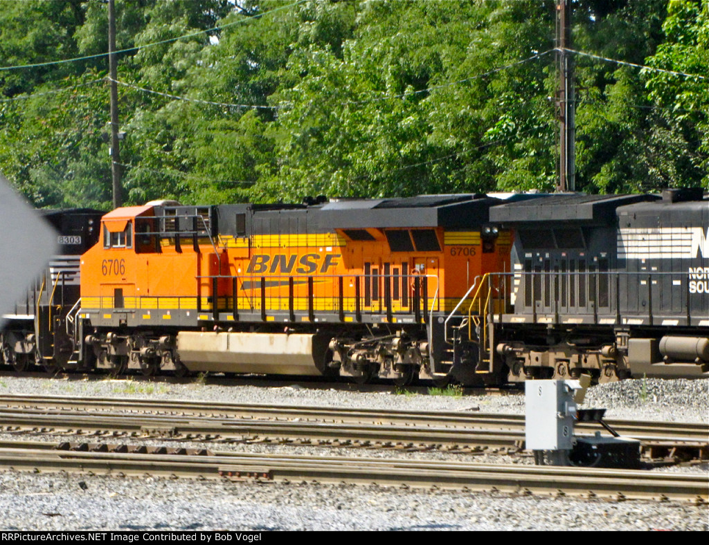 BNSF 6706